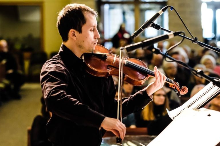 How To Effortlessly Play Vibrato On Violin | Theviolinlessons